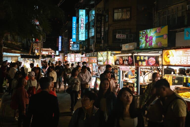 Raohe Night Market: Your Complete Guide to Taipei's Best Street Food - The Froggy Adventures